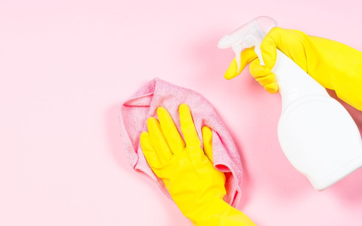 How to Quickly Clean Your House When it’s a Disgusting Mess
